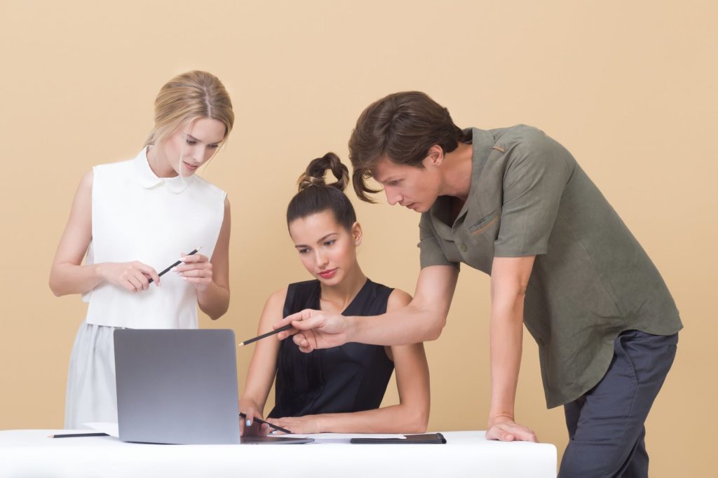 importance-of-theme-colours-in-powerpoint-presentation-sharepresentation-blog